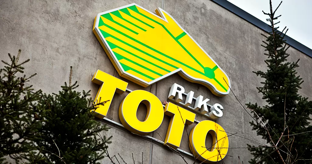 Rikstoto kan bli slått sammen med Norsk Tipping. Nå samler NTL'ere seg ... Rikstoto kan bli slått sammen med Norsk Tipping. Nå samler NTL'ere seg ...