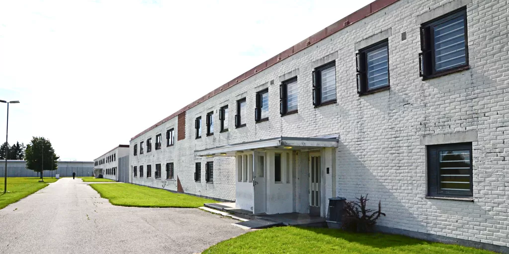 Isolerte fanger i Ullersmo fengsel er alene mer enn 23 timer i døgnet ...