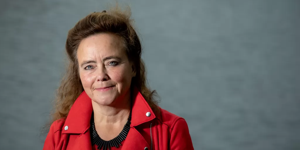 Anna Elisa Tryti sa ja til bompenger. Nå har hun kulehull i stuevinduet ...