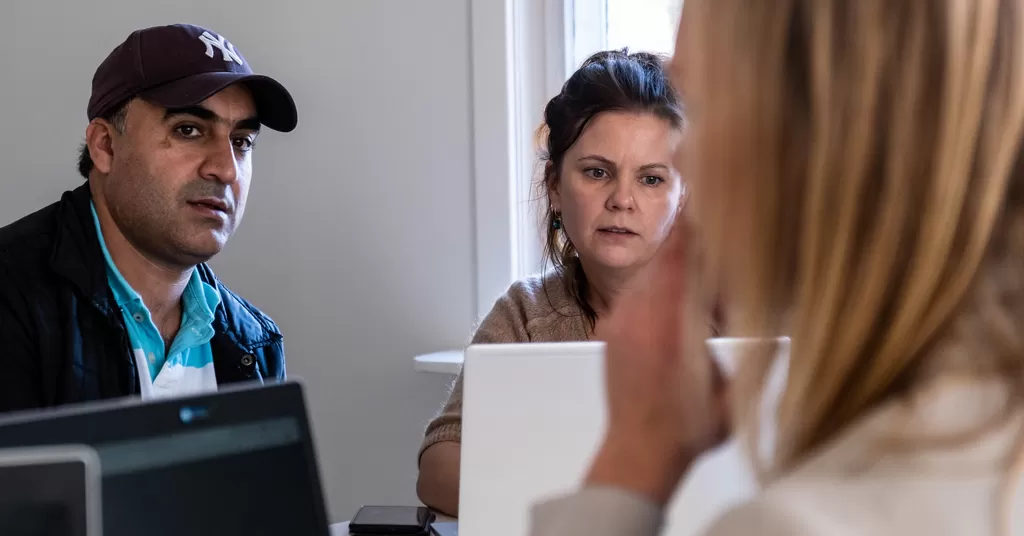 Her får Remzy hjelp til å komme ut i jobb: – Dette er sosialt arbeid på ...