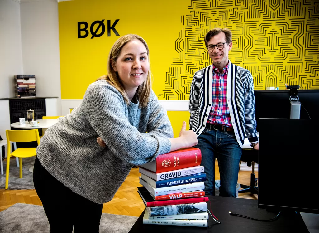 Tora og kollegaene designer 600 bøker i året | FriFagbevegelse.no