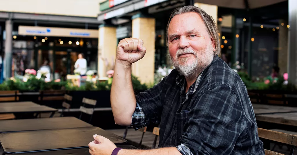 Det hender forfatter Lars Ove Seljestad er forbannet. Da går det som ...