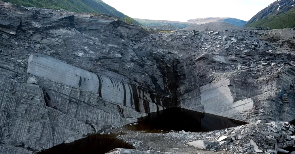 Hele fasaden til Nasjonalmuseet kommer fra dette bruddet i Sør ...