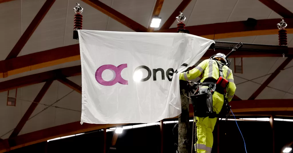 Bedrift signerte milliardavtale. Men sier likevel opp ansatte for andre ...