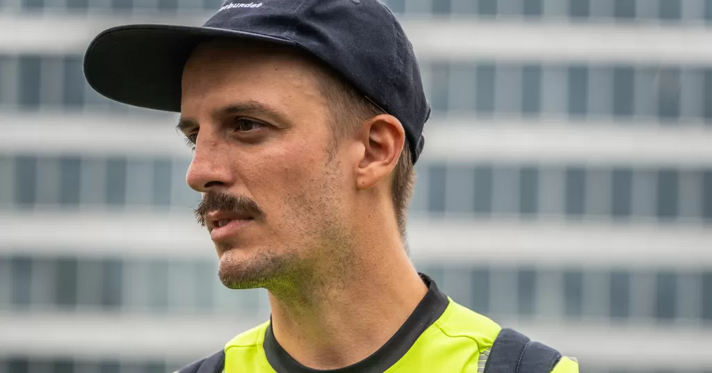 Mathis fikk 60 nye kollegaer da bedriften kuttet innleie | FriFagbevegelse