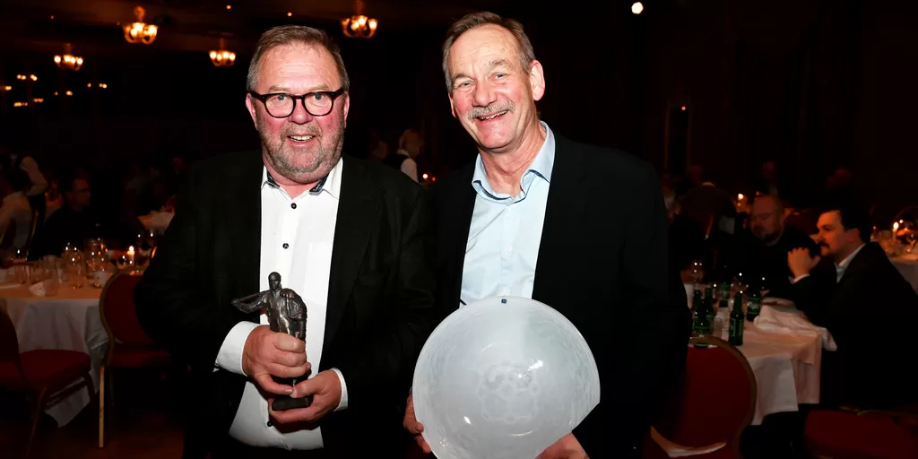 Pionéren til Jan Olav Andersen, forbundets hedersgave til Geir Hole ...