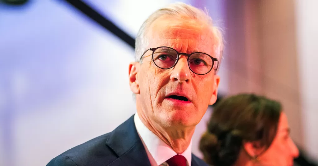 Varsellampene blinker, men Ap-lederen glitrer | FriFagbevegelse