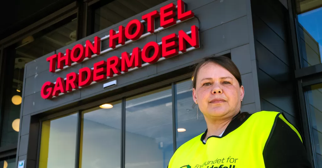 Irina streiker alene: – Folk smiler og vinker til meg | FriFagbevegelse